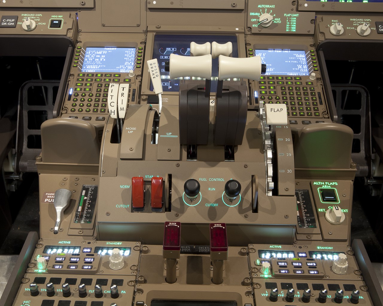 uFly Simulator Inc. B 777 commercial replica uFly Flight Simulator ...